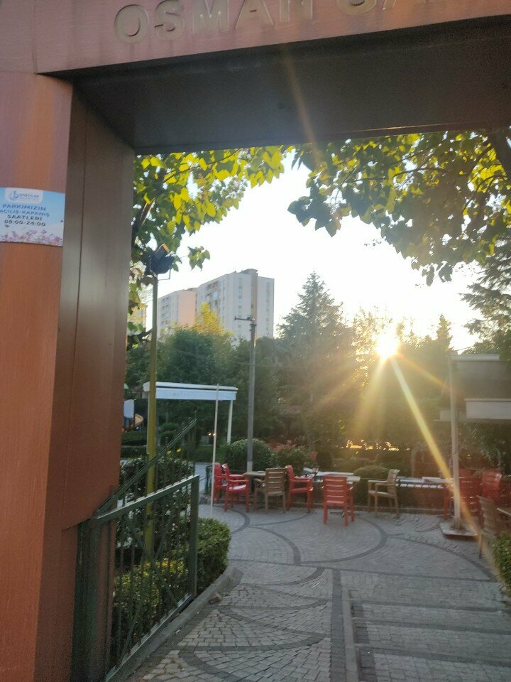 Parklar ve ormanlar Osman Gazi Parkı Çay Bahçesi, İstanbul, foto