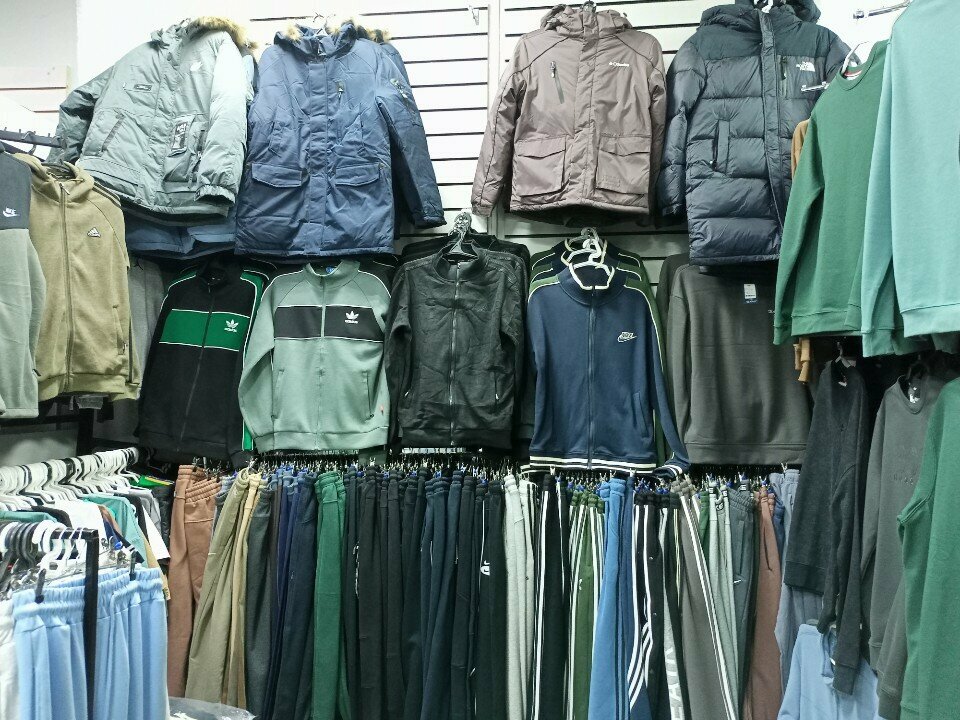 Spor giyim ve ayakkabı Oysshshop, Kızıl, foto