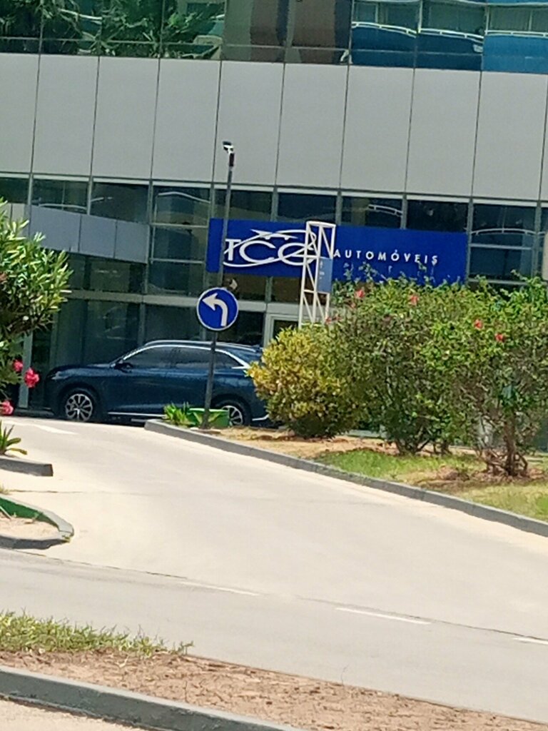Otomobil servisi Tcg, Loanda, foto