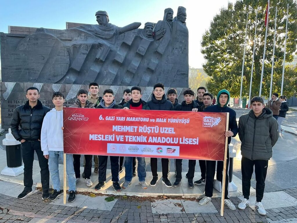 Mesleki ve teknik anadolu lisesi Mehmet Rüştü Uzel Mesleki Ve Teknik Anadolu Lisesi, Gaziantep, foto