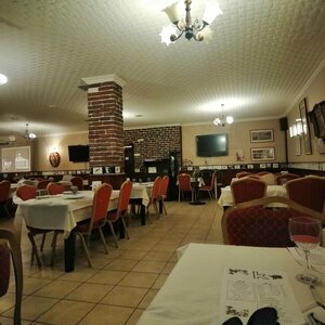 Küfe Restaurant (Kırşehir, Kırşehir Merkez, Kuşdilli Mah., İsmetpaşa Cad., 13), kafe  Kırşehir'den