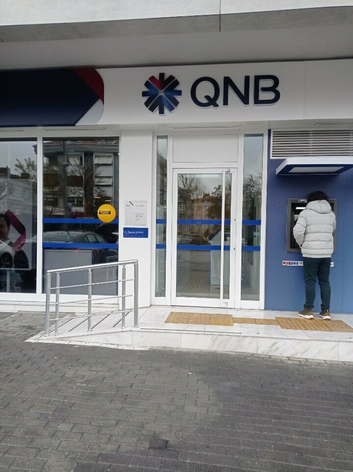 Banka Qnb Finansbank Yayla Şubesi, İstanbul, foto