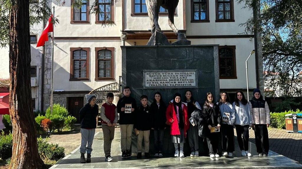 Ortaokul Aykut Lütfü Ofluoğlu İlkokulu, Düzköy, foto