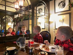 Barrymore (Gorkogo Street No:2), bar  Syktivkar'dan