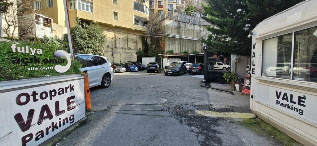 Otoparklar Fulya açık emar otoparkı, İstanbul, foto