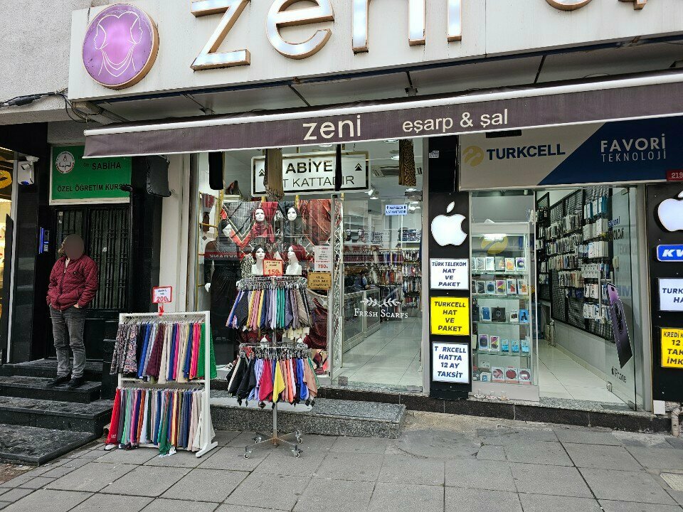 Giyim mağazası Zeni Eşarp, İstanbul, foto