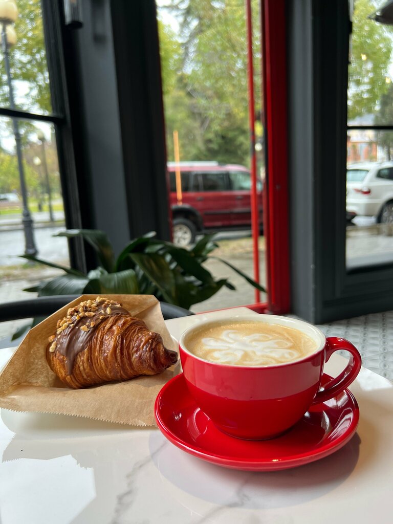 Kahve dükkanları Oleo Cafe, Suhum, foto
