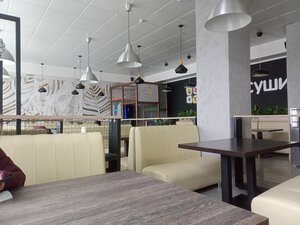 Zhishi sushi (ulitsa imeni Yu.A. Gagarina No:41, Troitsk), suşi restoranı  Troitsk'ten