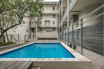 Modern 1 Bedroom in De Waterkant With Table Mountain Views (Hospital Street No:12, Cape Town), otel  Capetown'dan