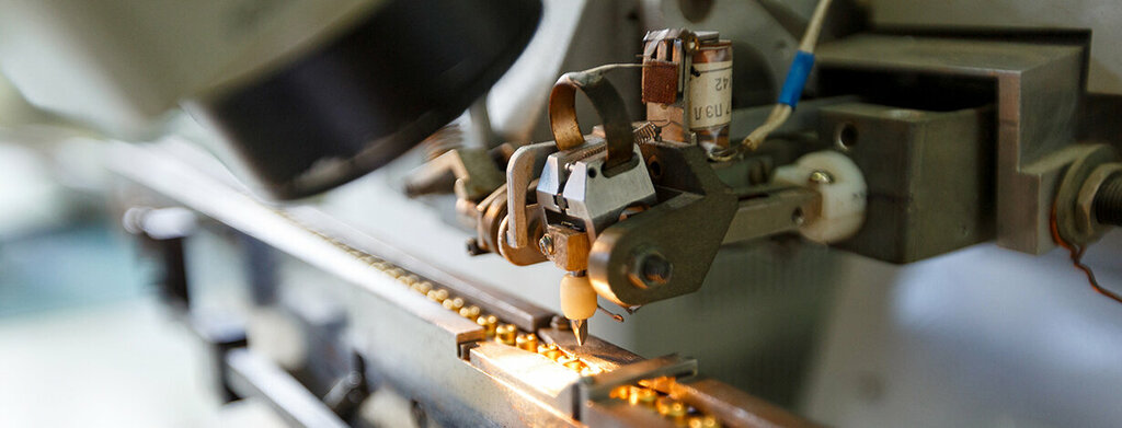 Sanayi kuruluşu Neon, Insar, foto