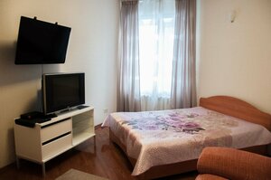 Two Bags (Novosibirsk, Sem'i Shamshinykh Street), otel  Novosibirsk'ten