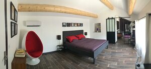 La Datcha Delicatessen (Auvergne-Rhône-Alpes, Drôme, Arrondissement de Nyons, Tulette, Route de Cairanne), otel