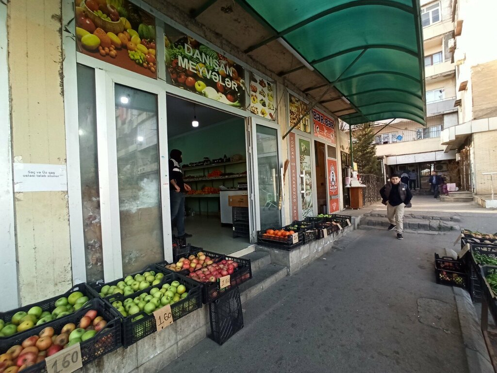 Manavlar Danışan Meyvələr, Bakü, foto