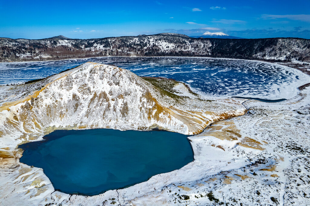 Volkan Вулкан Головнина 535 м, Sahalin Bölgesi, foto