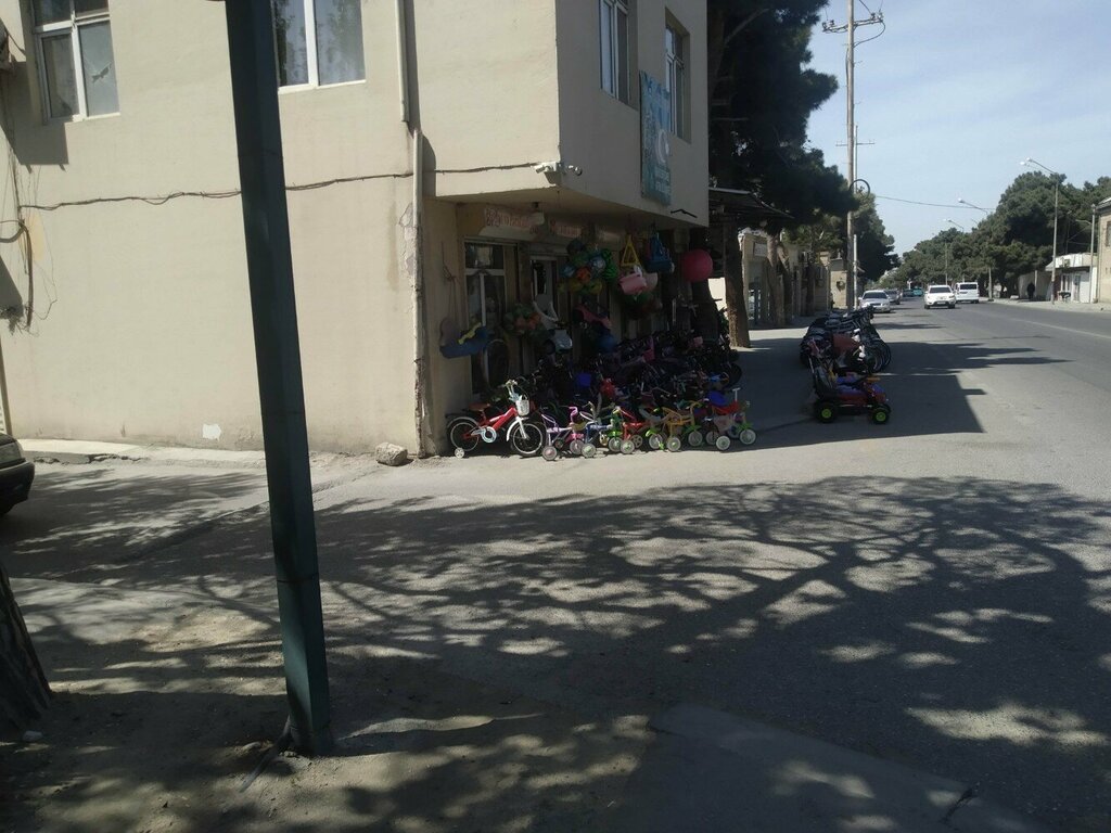 Çocuk mağazaları Bayram, Bakü, foto