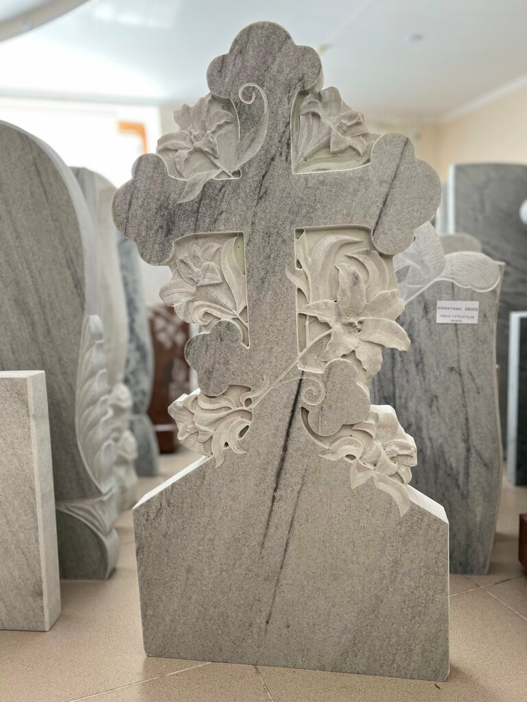 Heykel ve mezarlık taşı üreticileri Marble monuments, Kostanay, foto