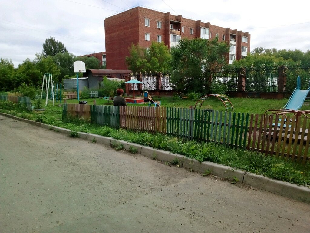 Oyun alanı Playground, Omsk, foto