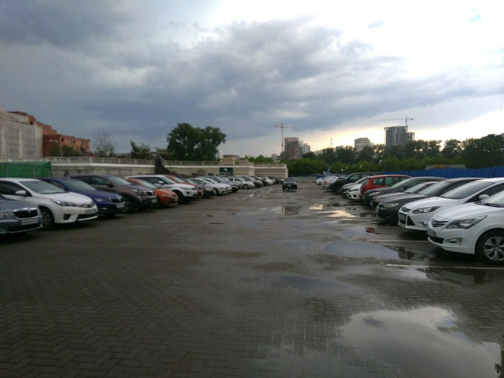 Otoparklar Parking lot, Yekaterinburg, foto