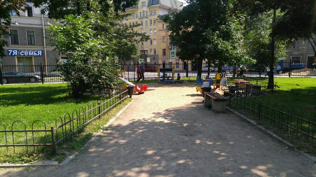Oyun alanı Playground, Saint‑Petersburg, foto