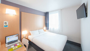 B&B Hotel Paris Porte Des Lilas (Avenue René Fonck No:23, 19e Arrondissement, Paris), otel  Paris'ten