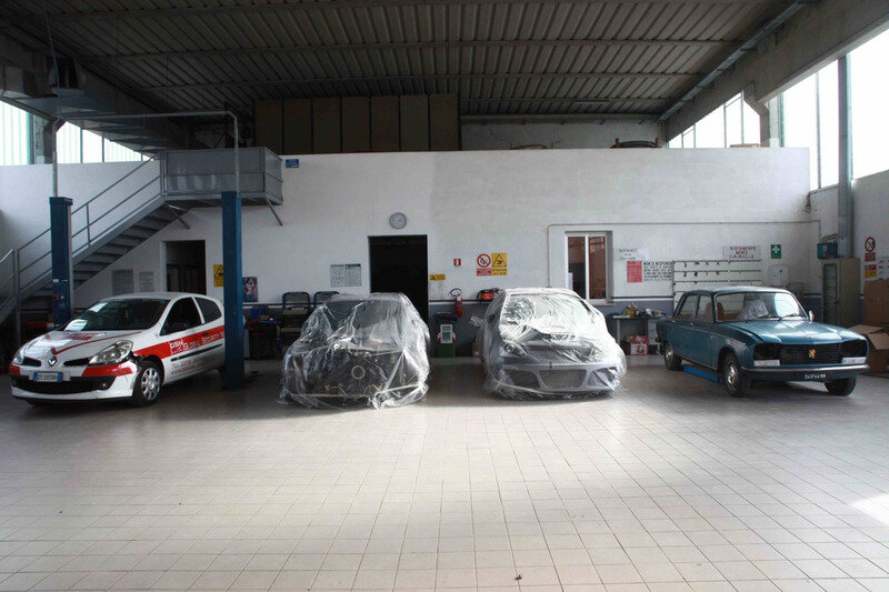 Otomobil servisi Carrozzeria Cremonesi Massimo, Lombardiya, foto