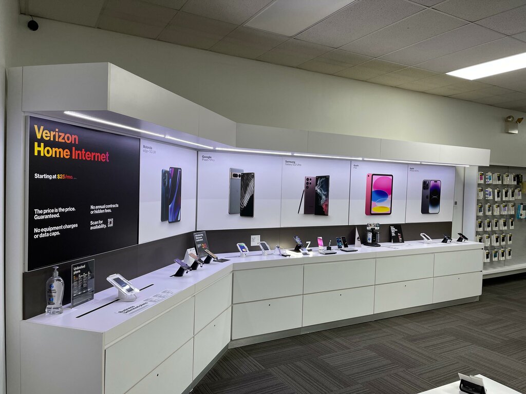 Telekomünikasyon ekipmanları Verizon Authorized Retailer - Wireless Zone, Erie, foto