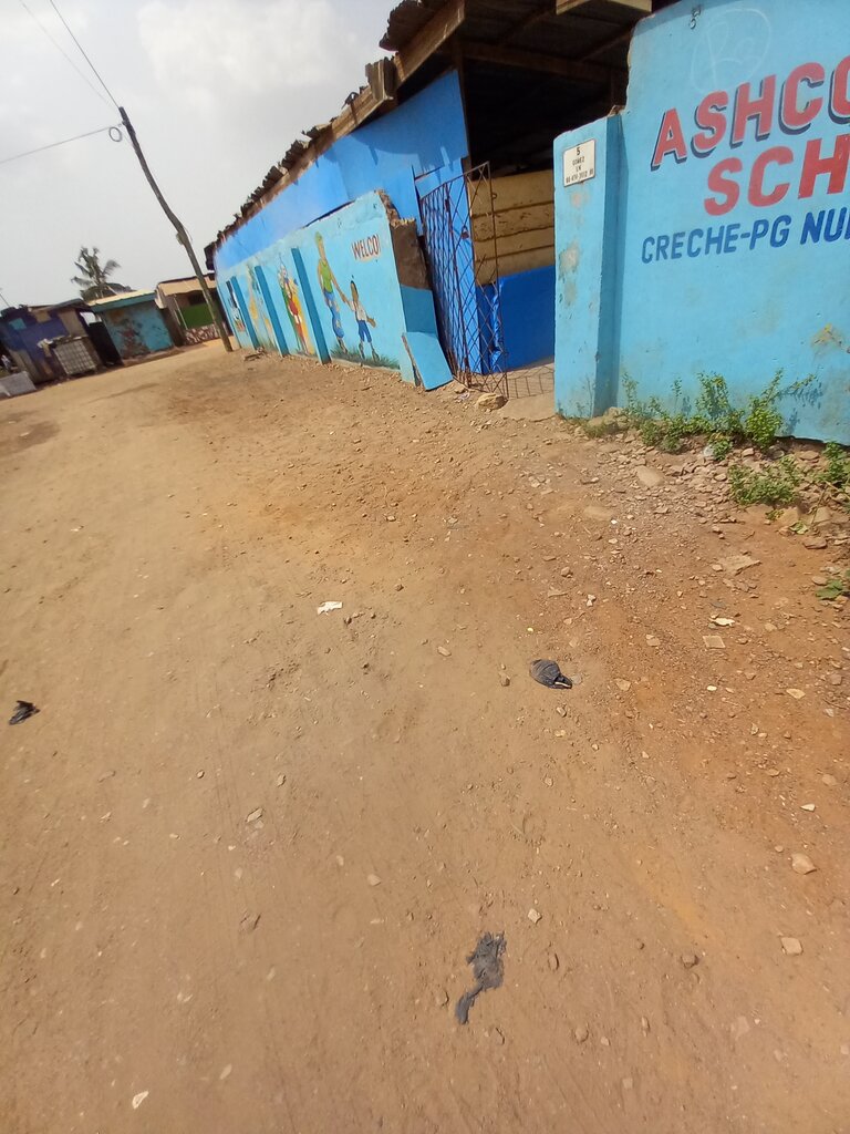 Ortaokul Ashco High, Akra, foto