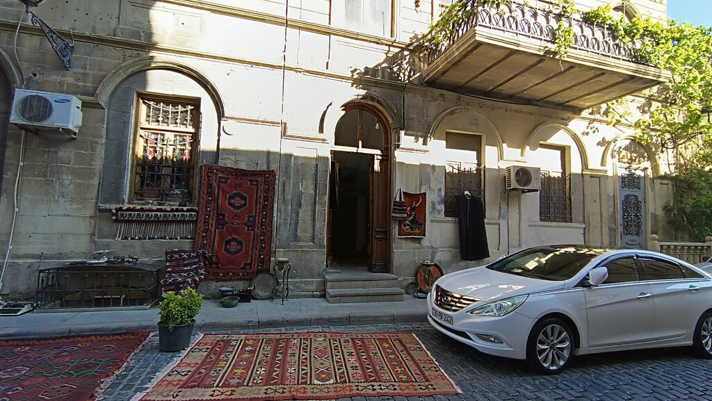 Hediyelik eşya mağazaları Магазин сувениров, Bakü, foto