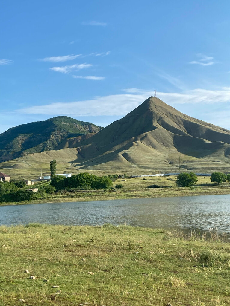 Dağ zirvesi Cevandağ Dağı, Dağıstan, foto