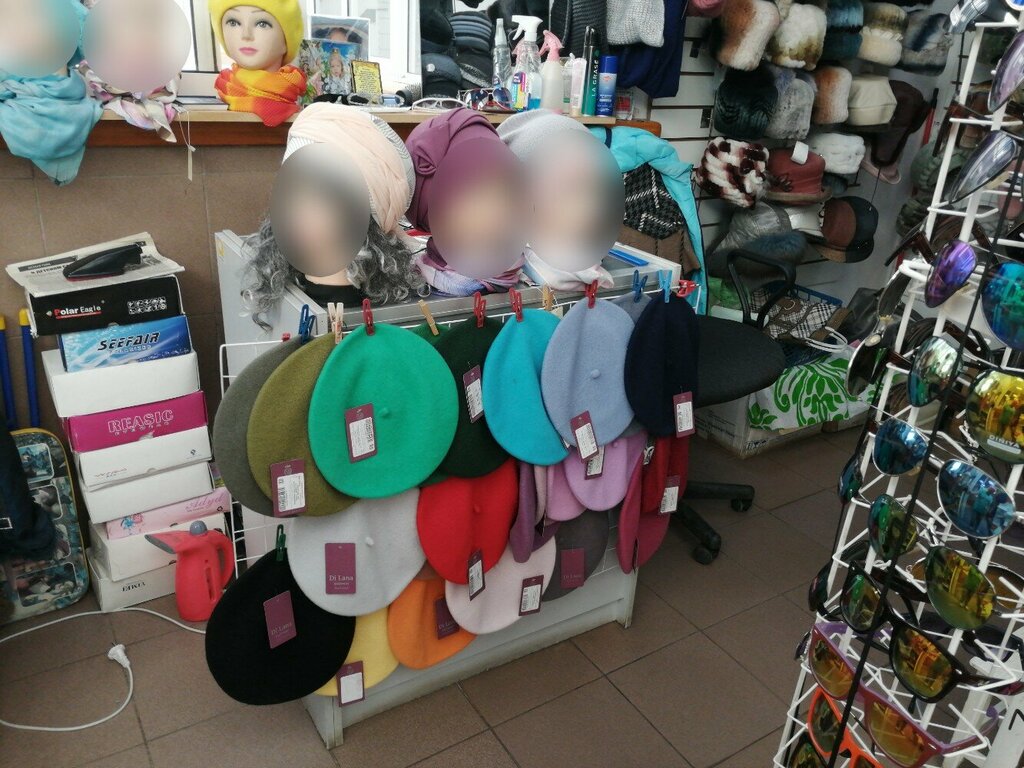 Şapka satan mağazalar Magazin golovnykh uborov, Nijni Tagil, foto
