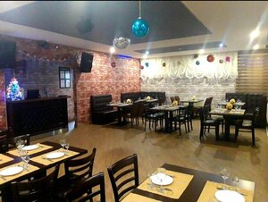 Каспий (Yamalskaya ulitsa No:25А), kafe  Novy Urengoy'dan