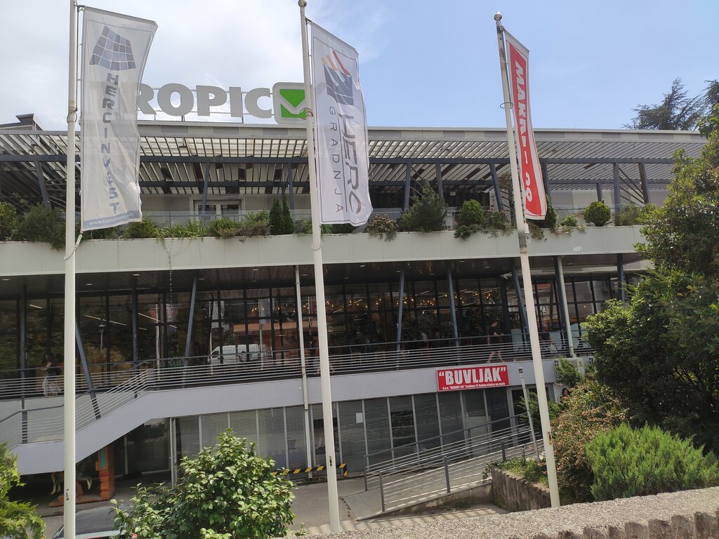 Alışveriş merkezleri Tropic, Sırp Cumhuriyeti, foto