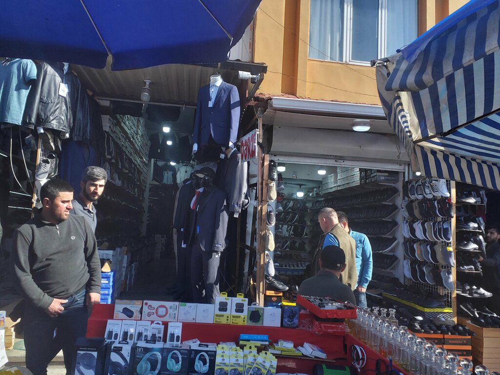Giyim mağazası Geyim ve ayaqqabi, Bakü, foto