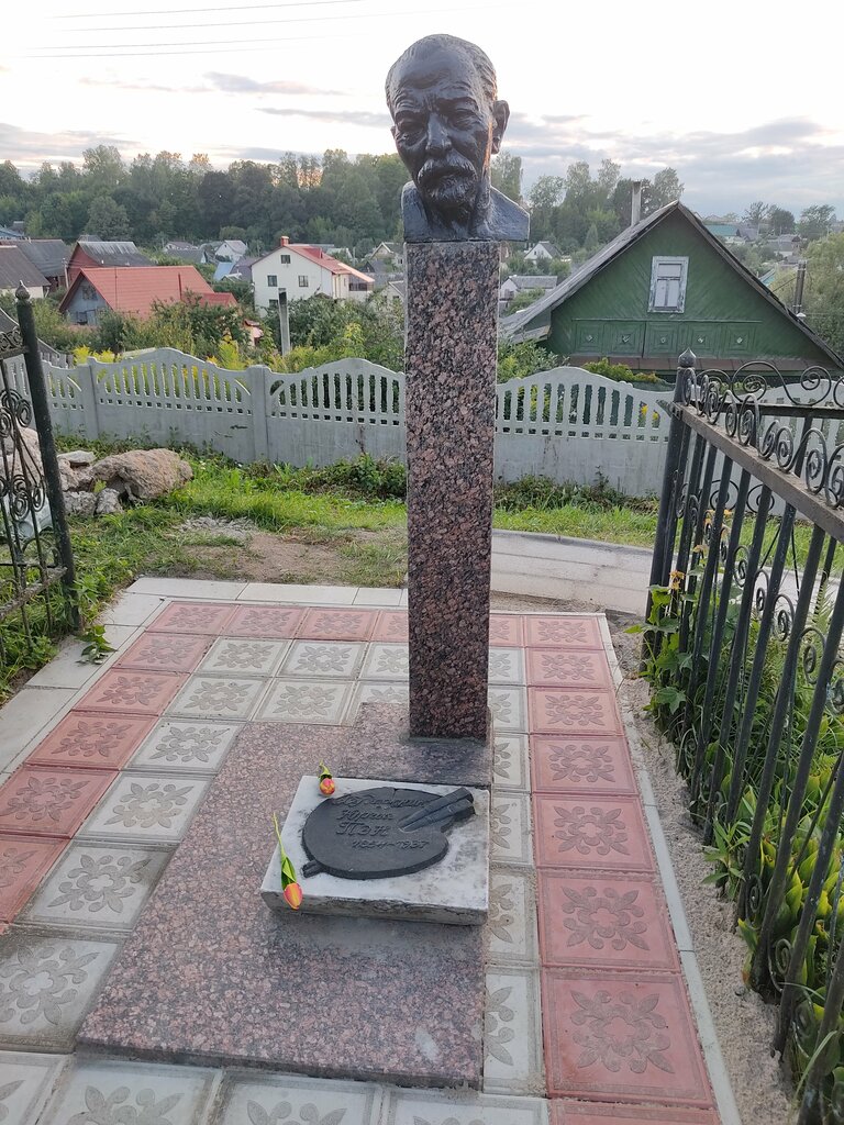 Ünlü kişilerin mezarları Юдель Пэн, Vitebsk, foto