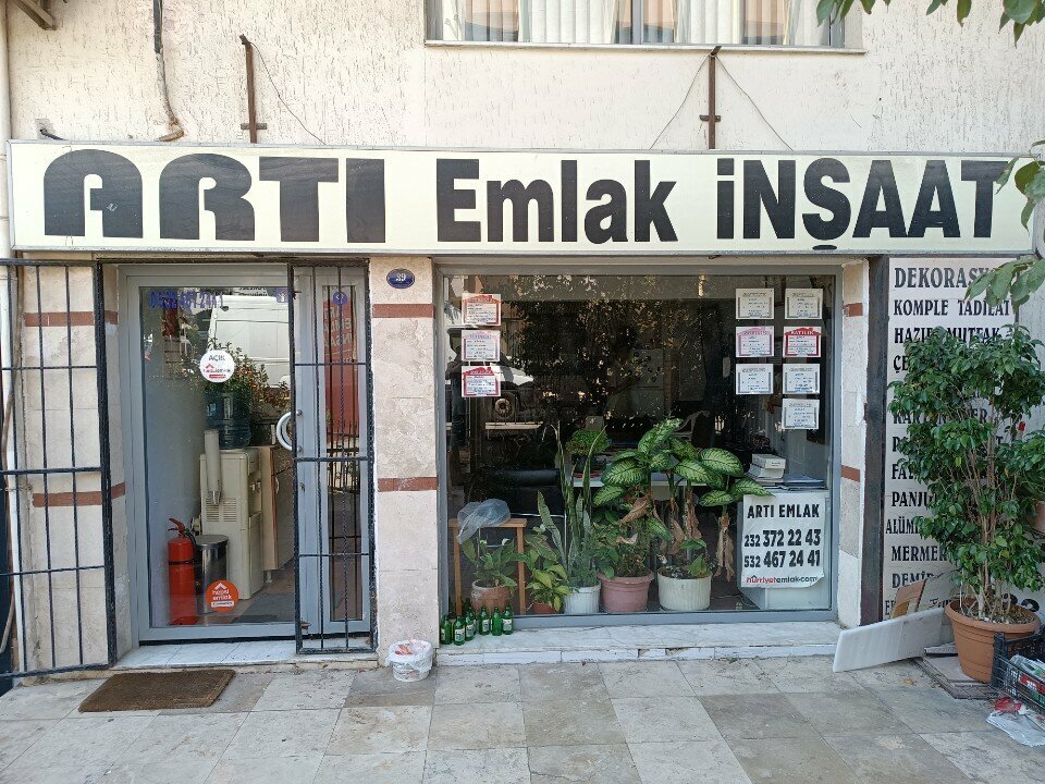 Emlak ofisi Artı Emlak İnşaat, İzmir, foto