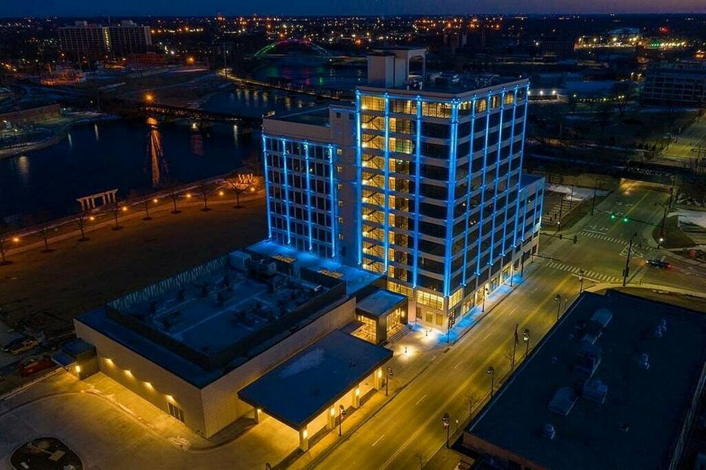 Otel Embassy Suites by Hilton Rockford Riverfront, Rockford, foto