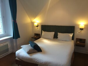 Les Lanchers Hotel Restaurant (Auvergne-Rhône-Alpes, Haute-Savoie, Arrondissement de Bonneville, Chamonix-Mont-Blanc, Route des Praz, 1459), otel  Chamonix'den