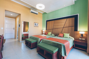 Hotel Imperial (José Antonio Saco No:251), otel  Santiago de Cuba'dan