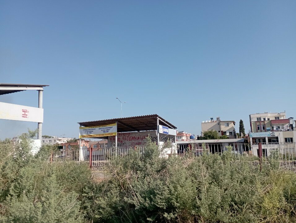 Tren istasyonu Şakirpaşa Tren İstasyonu, Adana, foto