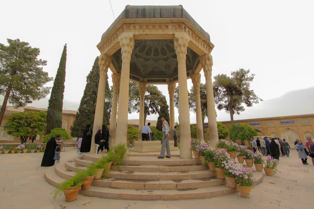 Anıt, heykel Hafız mezarı, Shiraz, foto