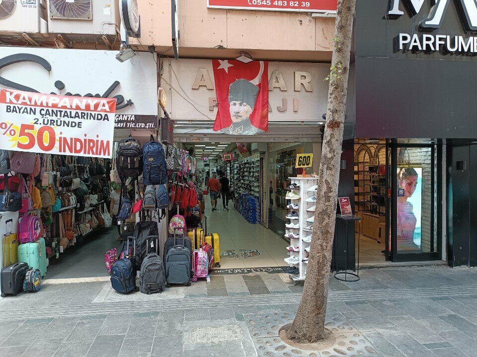 Avukatlar Avukat Yelda Tapucu Çırak, İzmir, foto