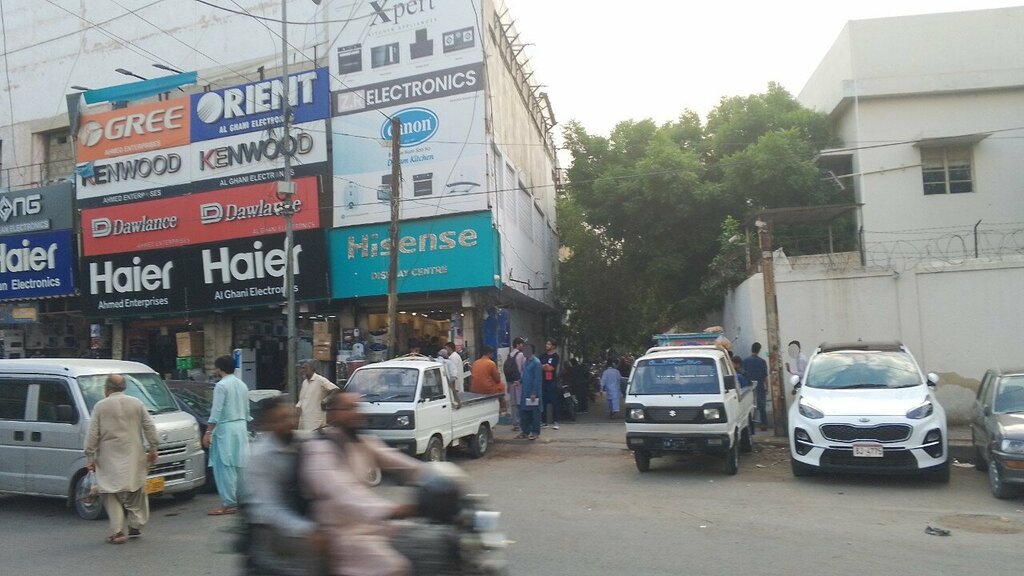 Giyim mağazası Hisense Display Center Karachi, Karaçi, foto