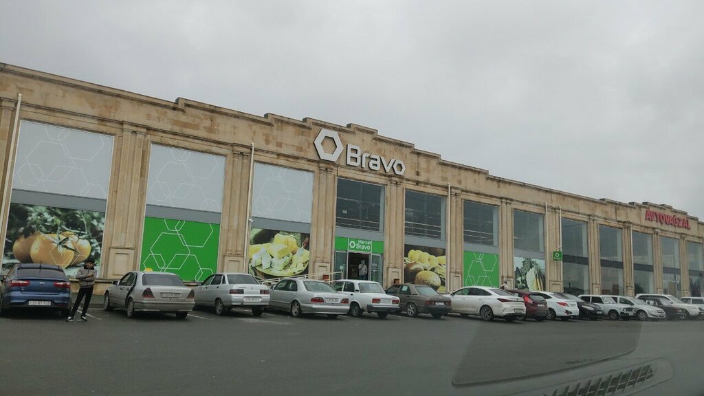Süpermarket Bravo, Gence, foto