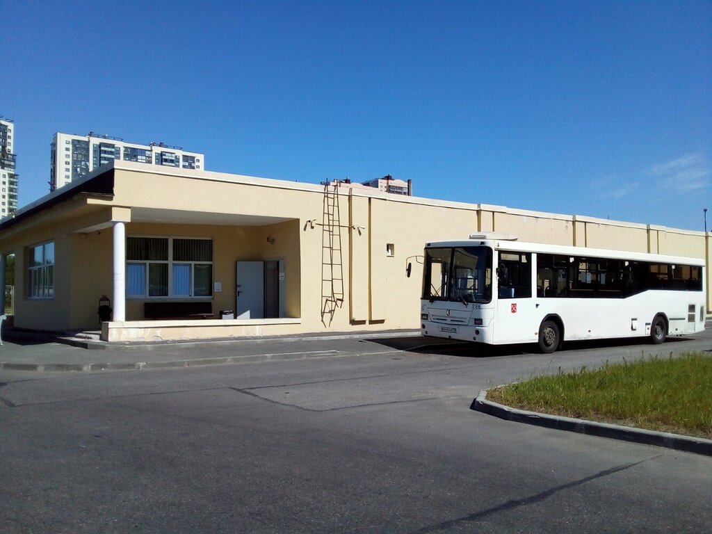 Otopark ve tamirhaneler Лахтинский разлив, Saint‑Petersburg, foto