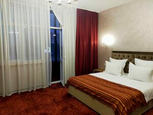 1000 & 1 Noch (Imama Shamilya Avenue No:5А, Makhachkala), otel  Makhachkala'dan