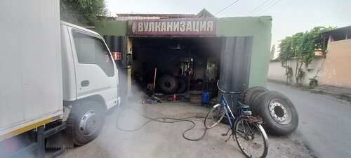 Oto lastik tamiri Tire Fitting, Fergana eyaleti, foto