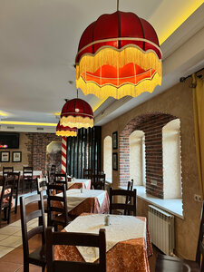 Gusarskaya Ballada (Kaluzhskaya Street No:12, Maloyaroslavets), restoran  Maloyaroslavets'ten