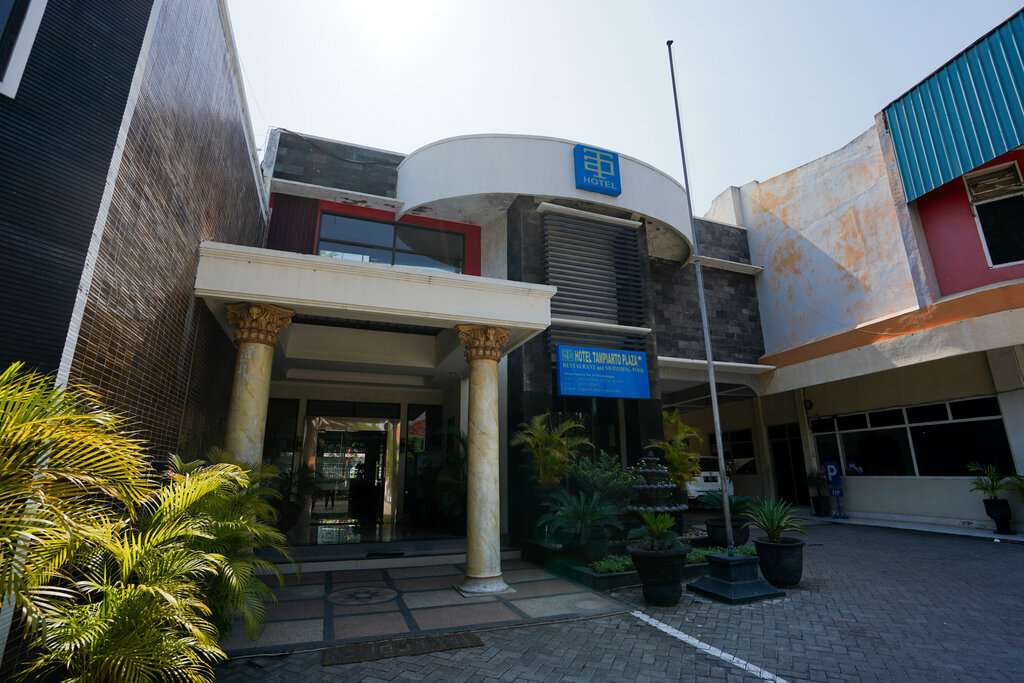 Otel Oyo 1652 Hotel Tampiarto, Probolingo, foto