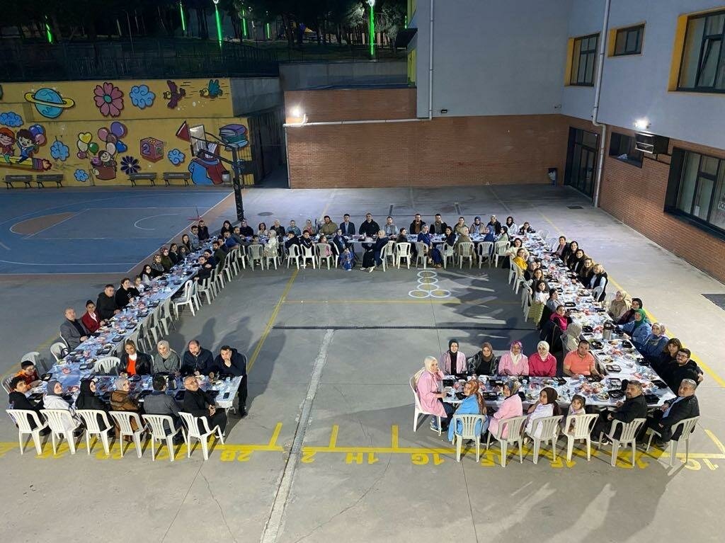 i̇lkokul Mahir İz İlkokulu, İstanbul, foto