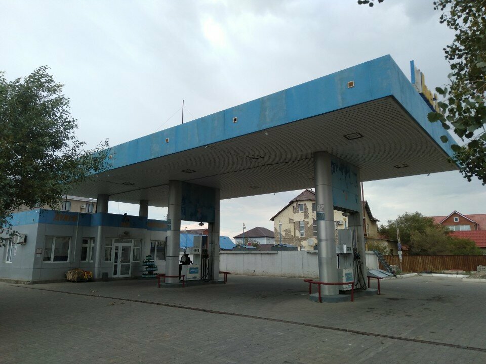 Benzin istasyonu № 4 Helios AJQS, Atırav, foto